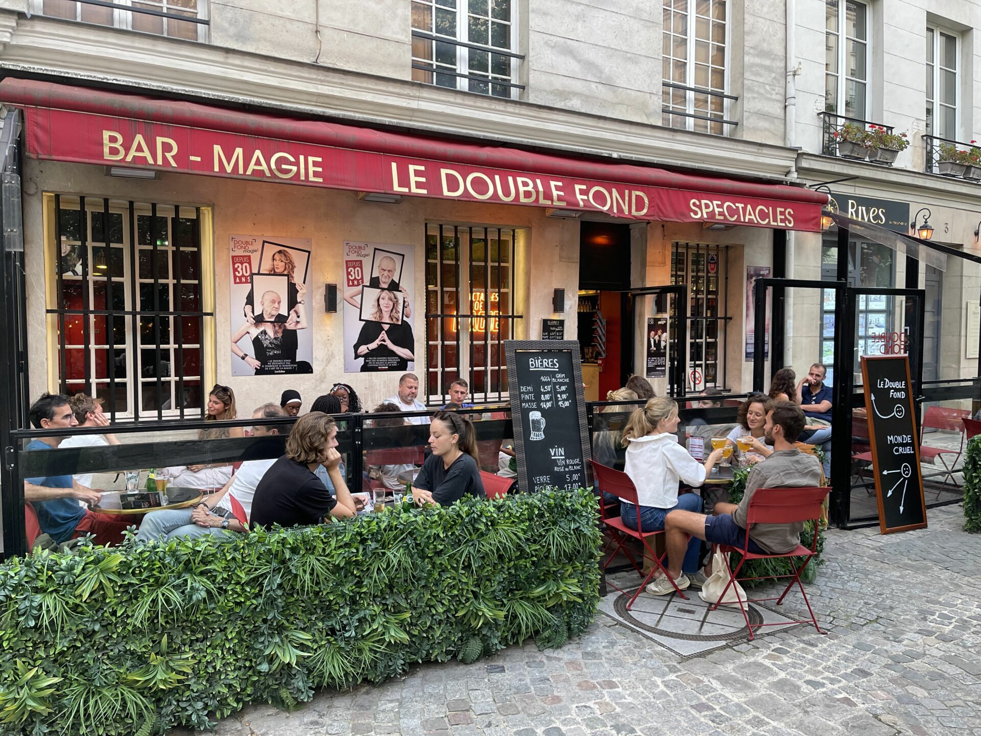 Joli podcast d'une étudiante sur notre école de magie - Double Fond ...